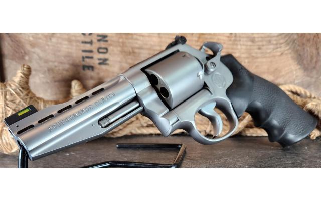 Pre-owned Smith & Wesson 686 PC .357mag in Original Hard Case ...