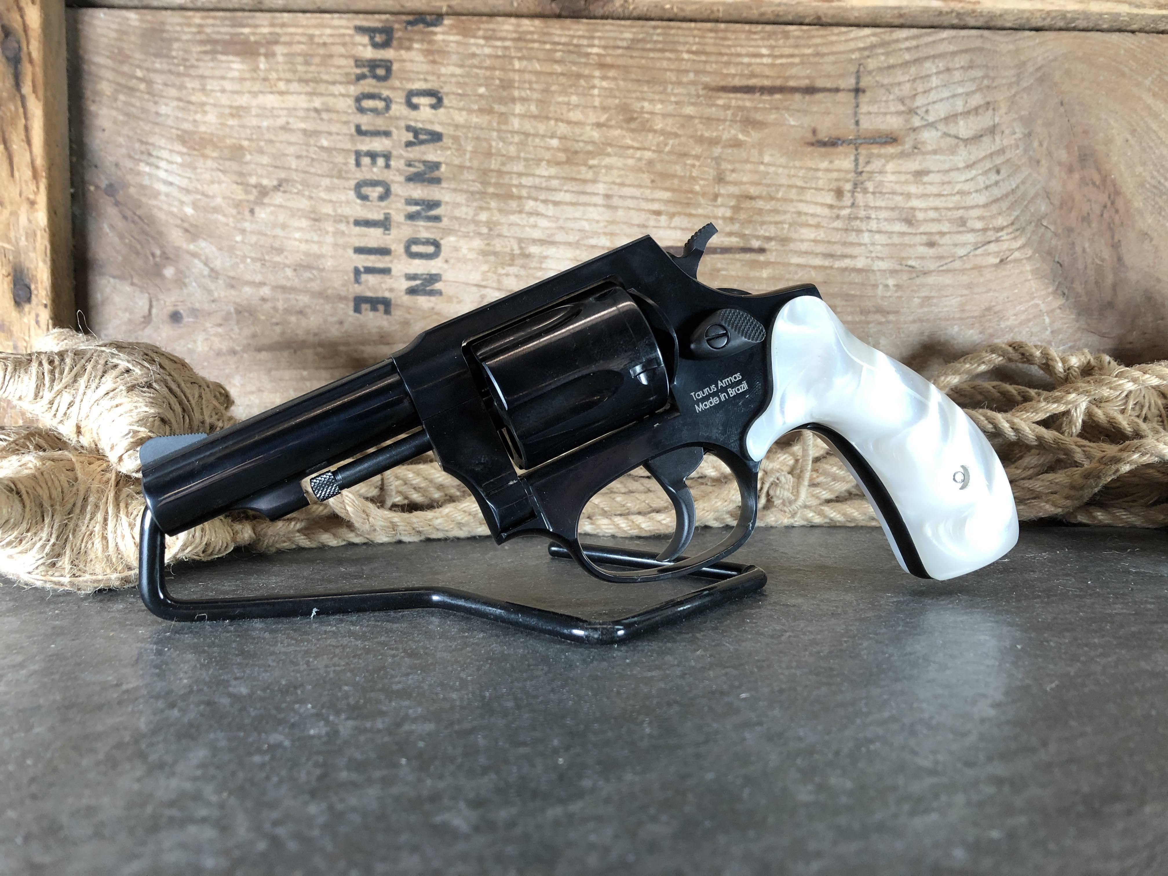 New Heritage Roscoe .38spl Pearl TALO - harveysauctions.com