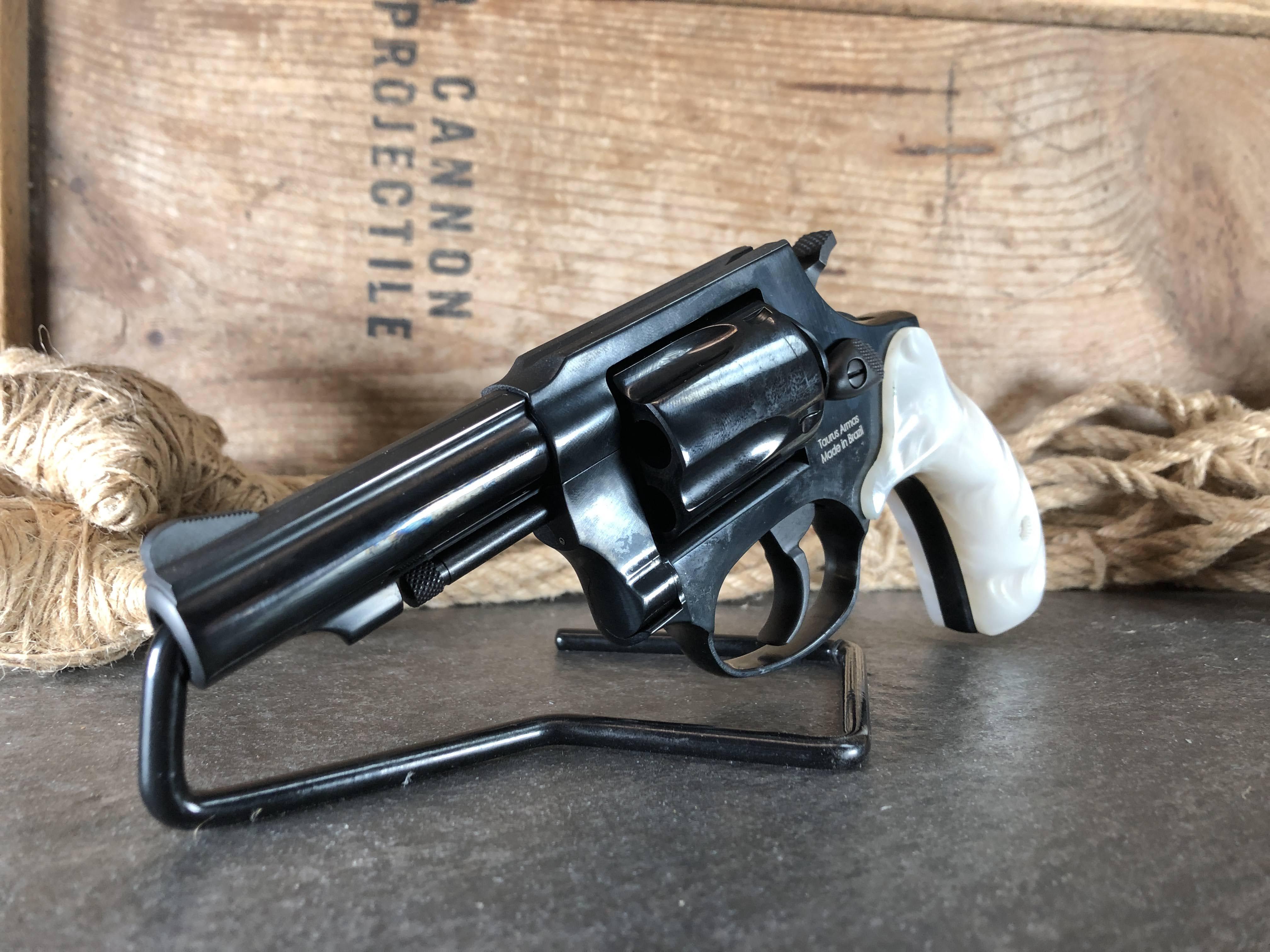 New Heritage Roscoe .38spl Pearl TALO - harveysauctions.com