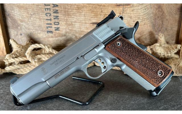 New Smith & Wesson SW1911 Pro Series 9mm - harveysauctions.com
