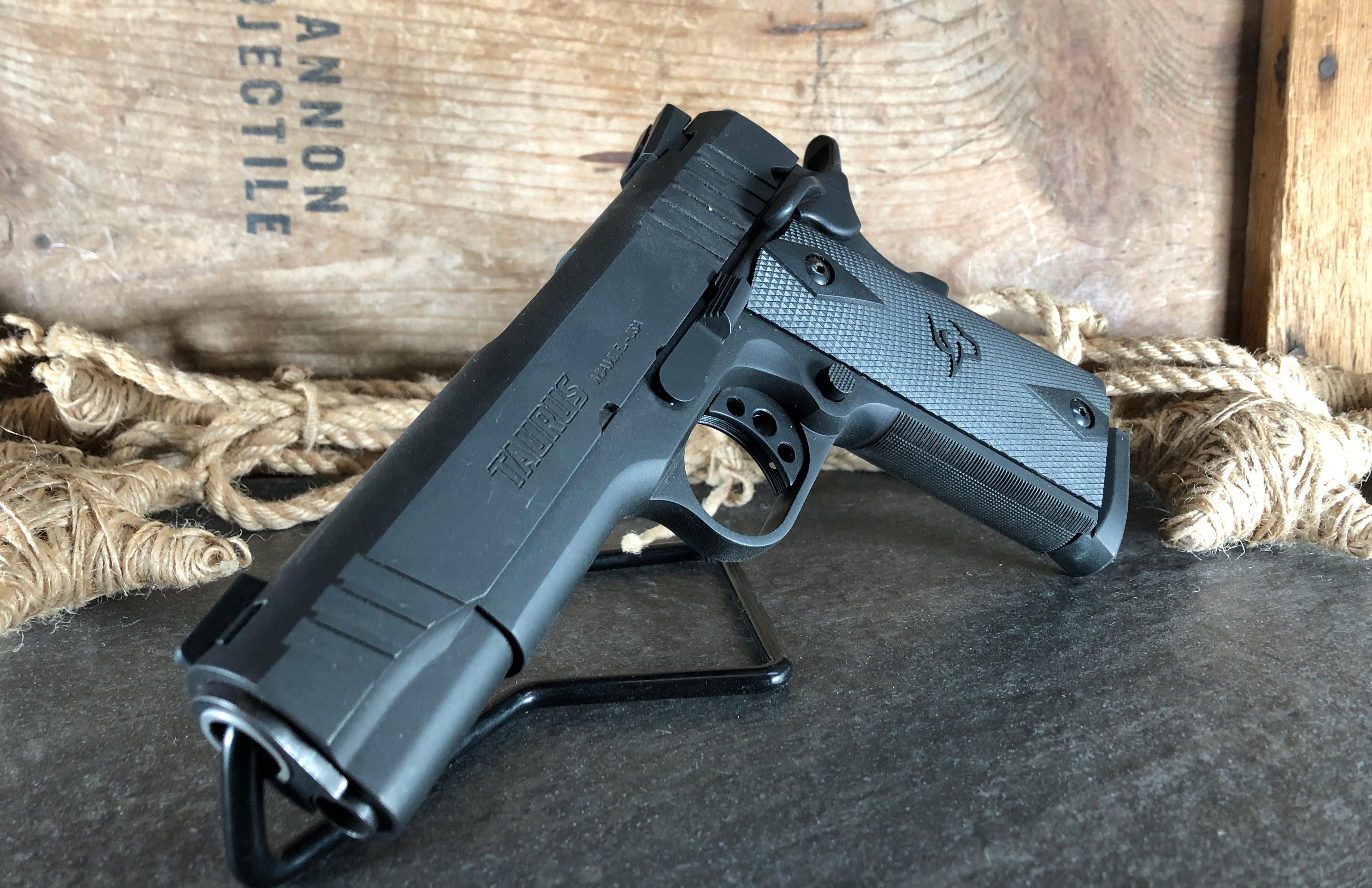 Pre-owned Taurus 1911 Commander .45acp in Hard Case - harveysauctions.com