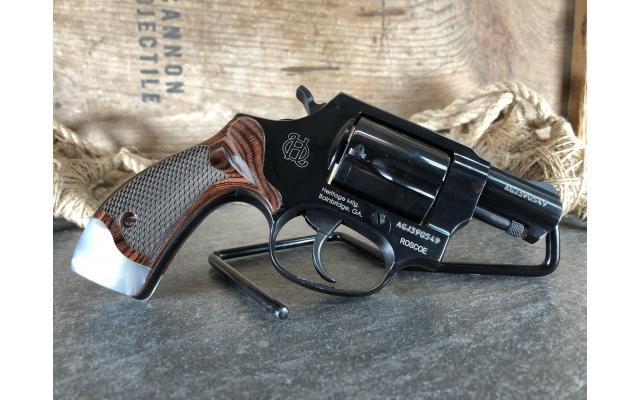 New Heritage Roscoe .38spl Rosewood & Pearl - harveysauctions.com