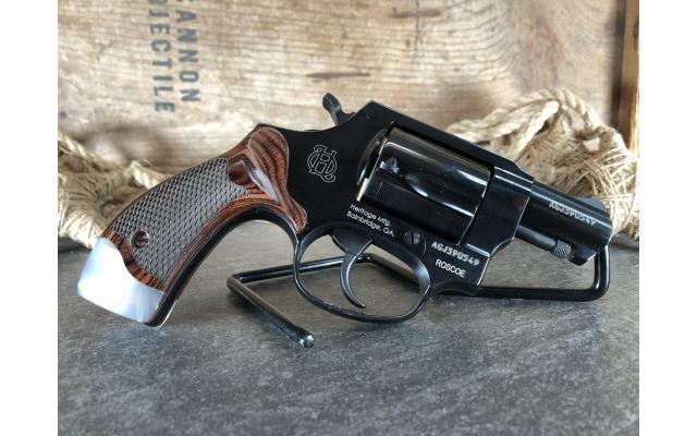 New Heritage Roscoe .38spl Rosewood & Pearl - harveysauctions.com