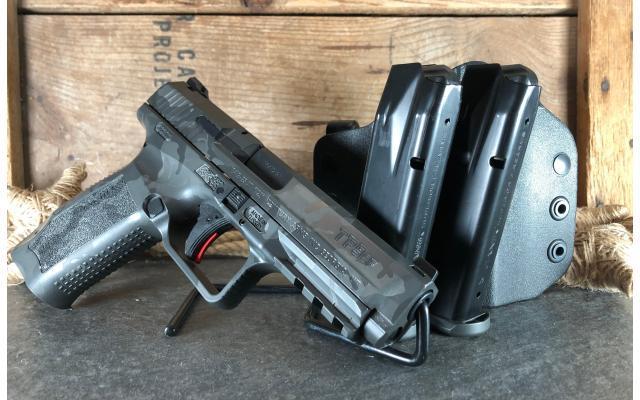 Pre-owned Canik TP9SF 9mm in Hard Case - harveysauctions.com