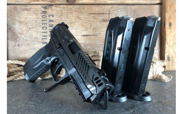 New Smith & Wesson Metal Carry Comp 9mm - harveysauctions.com