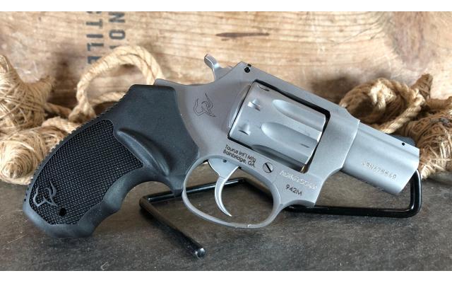 New Taurus 942 .22wmr - harveysauctions.com