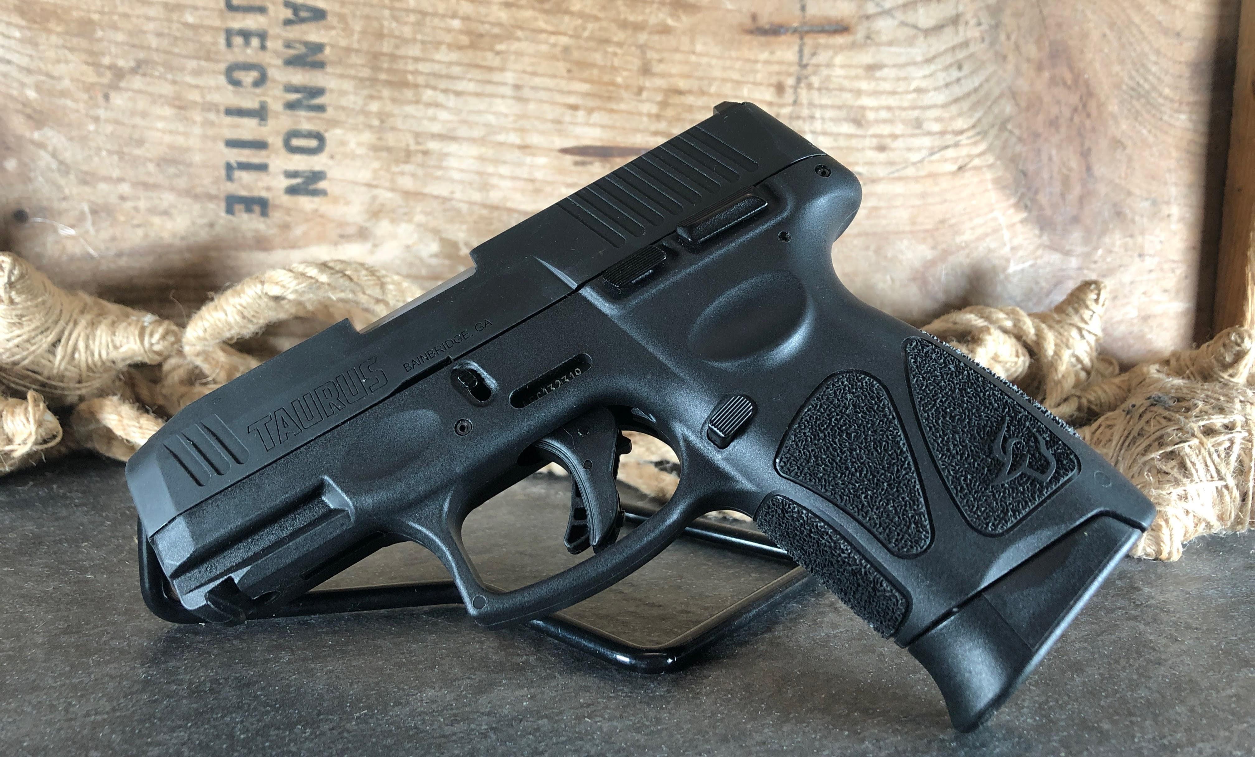 Pre-owned Taurus G3C 9mm In Hard Case - harveysauctions.com