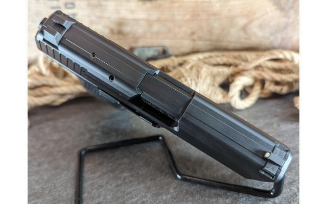 New Heckler & Koch P2000 V2 9mm - harveysauctions.com