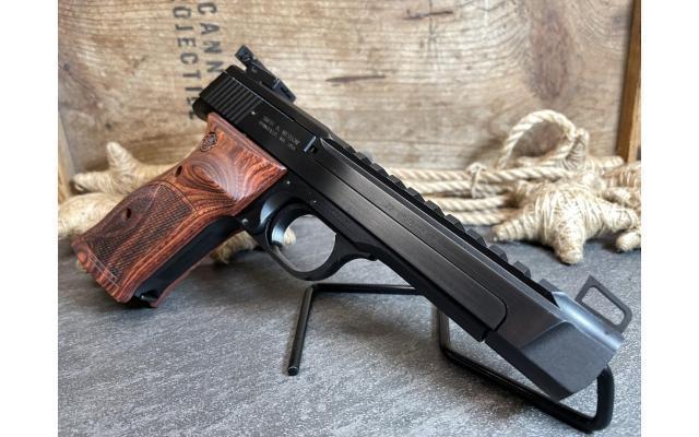 Smith & Wesson Model 41 Performance Center 5.5" .22LR - NEW ...