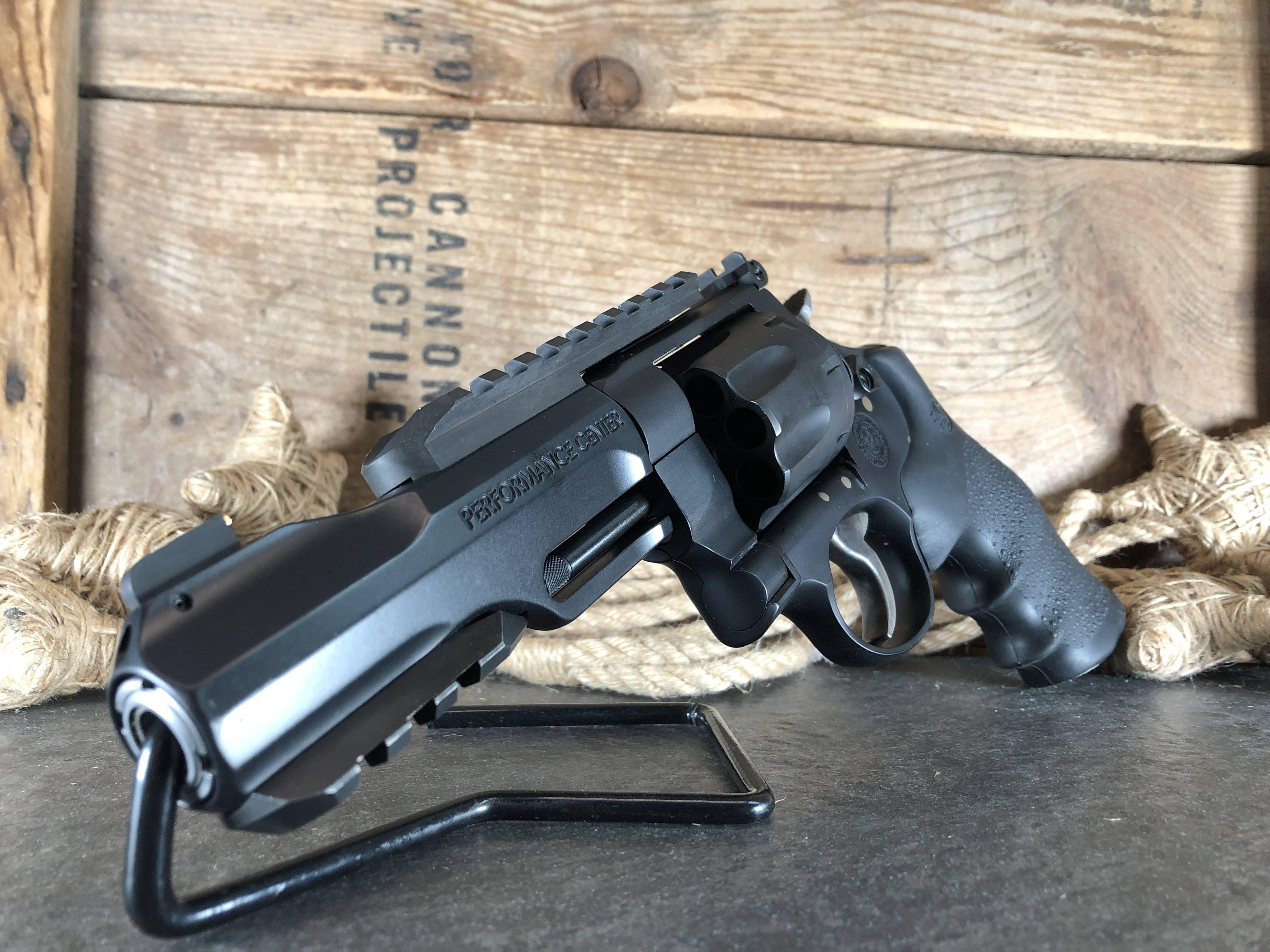 Pre-owned Smith & Wesson 327 R8 Performance Center .357mag In Hard Case ...