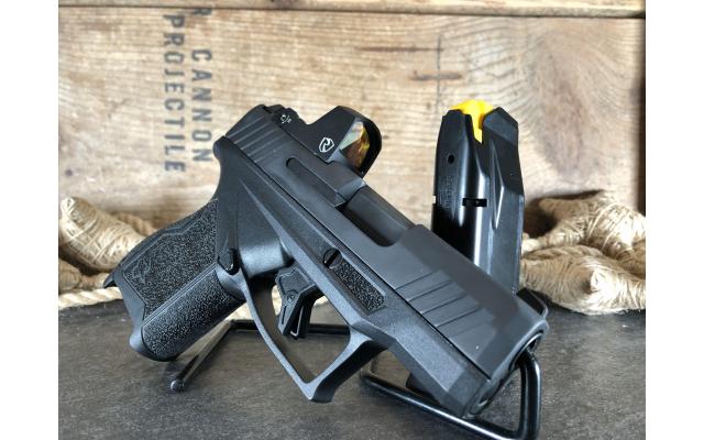 Pre-owned Taurus Gx4 9mm In Hard Case - harveysauctions.com
