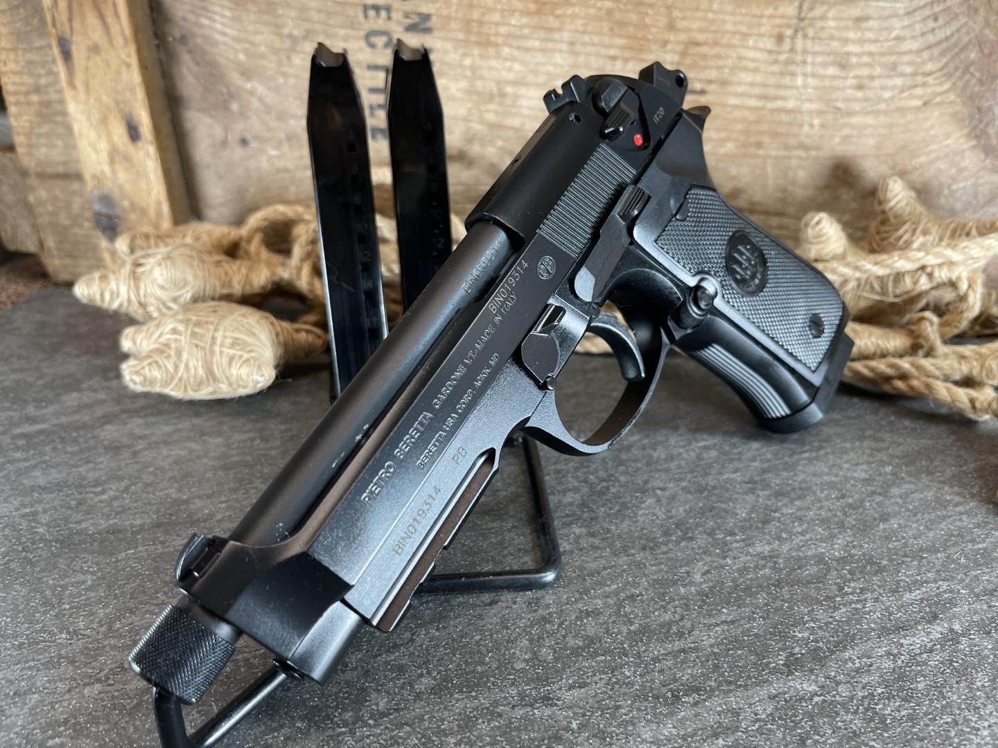 Beretta 92A1 4.9" 9mm, in original case - Pre-Owned - harveysauctions.com