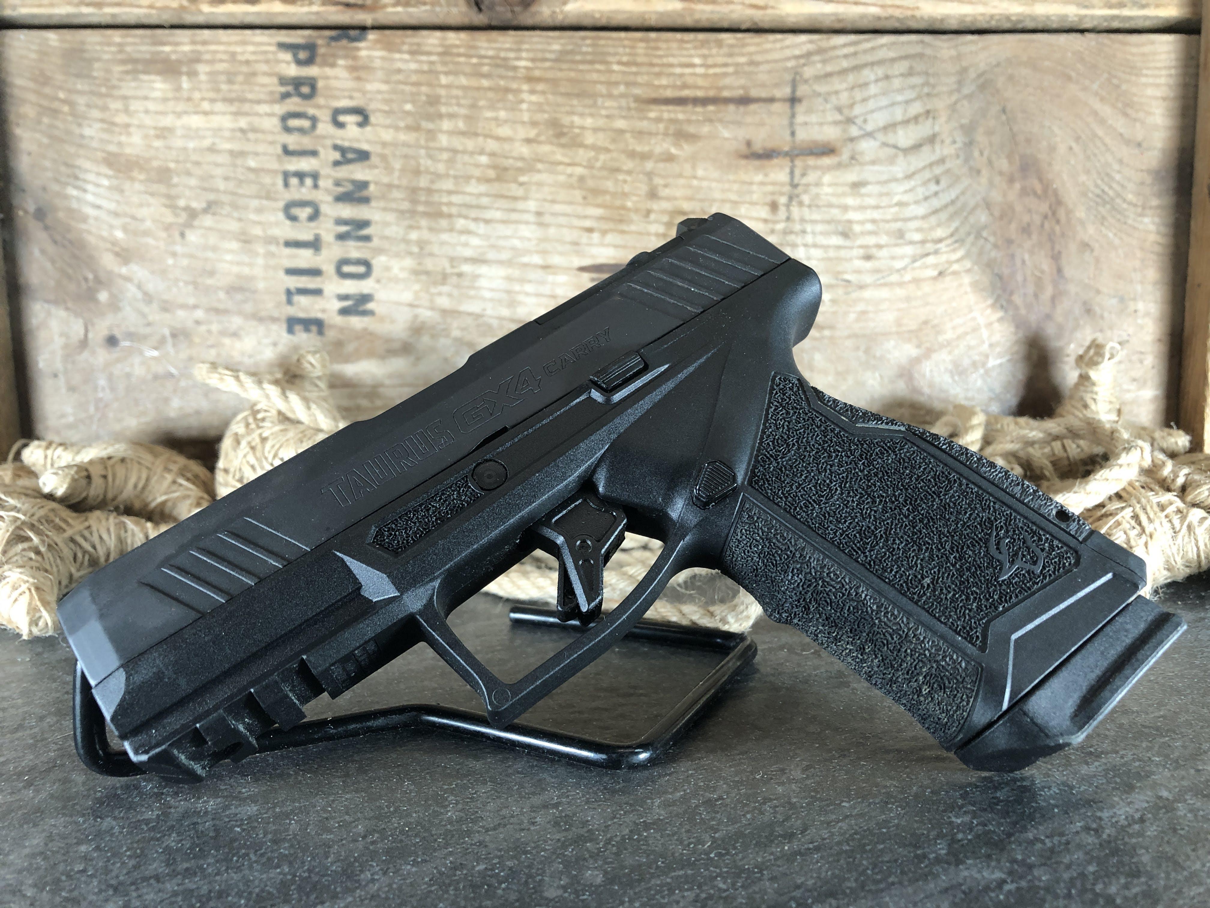 Pre-owned Taurus GX4 Carry 9mm In Hard Case - harveysauctions.com