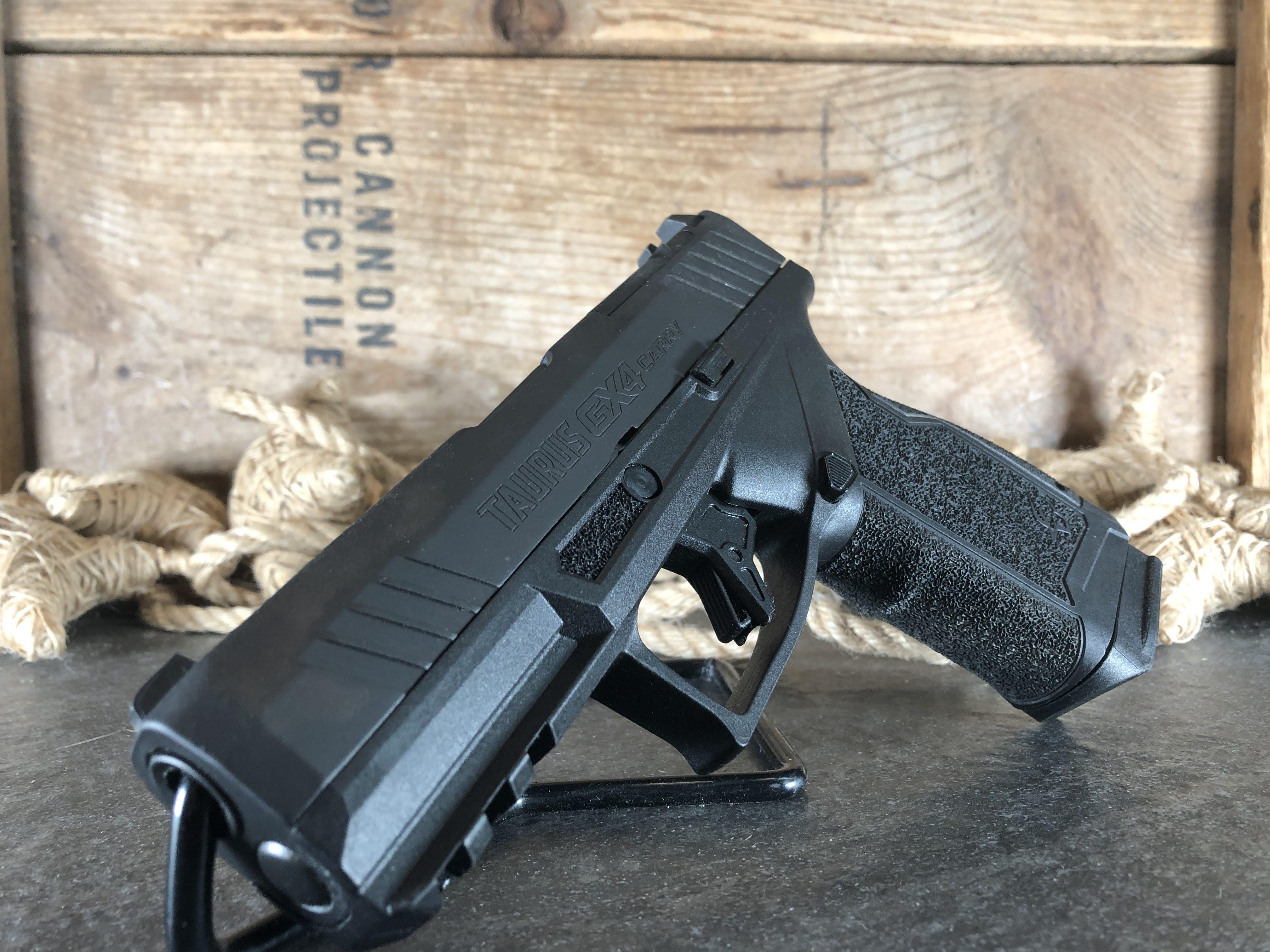 Pre-owned Taurus GX4 Carry 9mm In Hard Case - harveysauctions.com