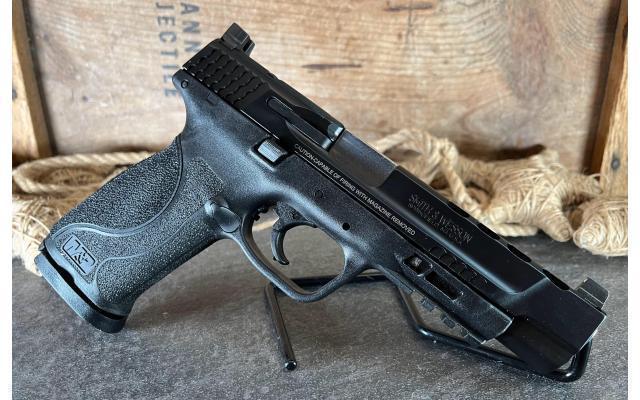 New Smith & Wesson M&P9 M2.0 Pro Core 9mm - harveysauctions.com