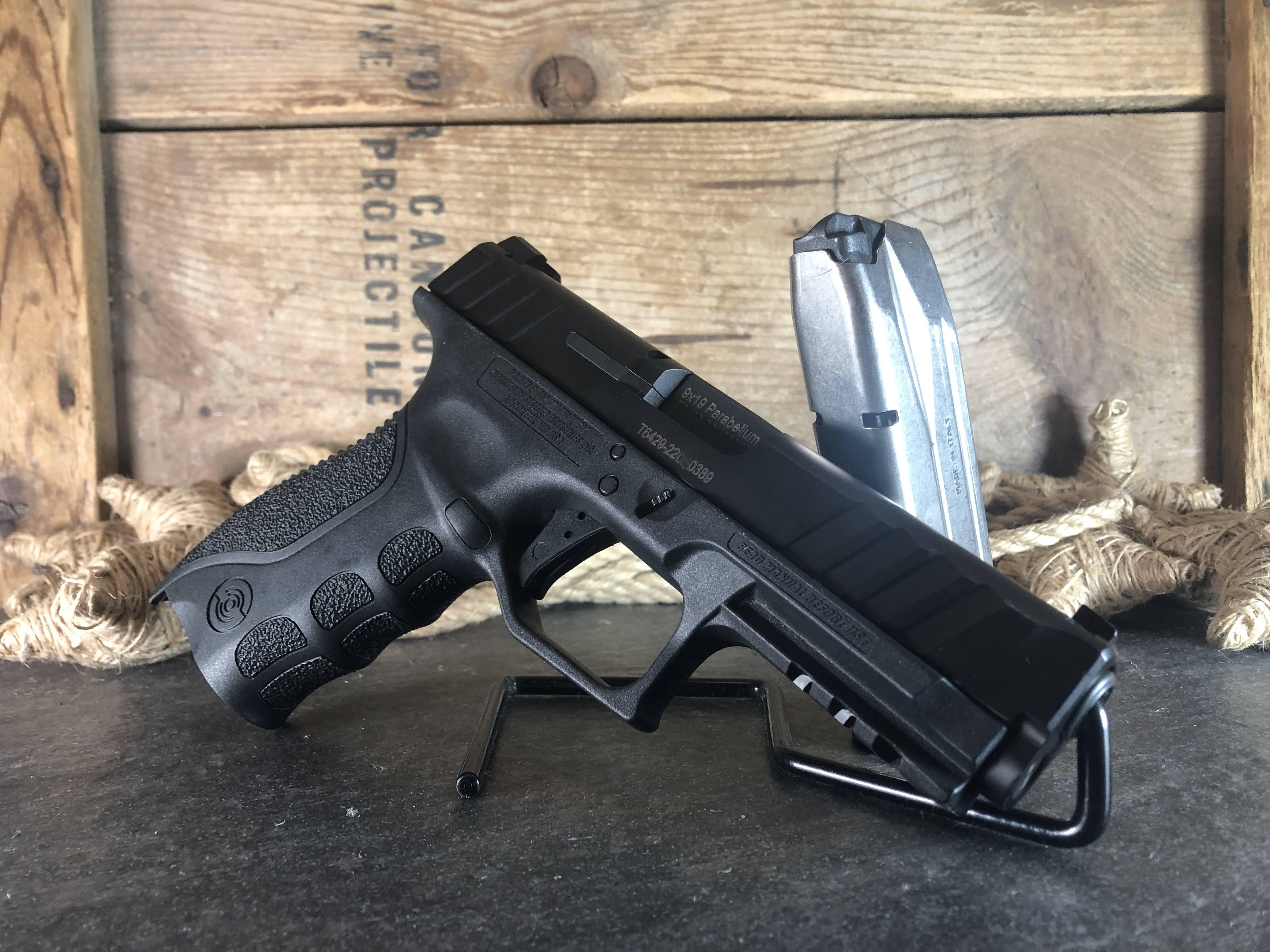 Pre-owned Stoeger STR-9 9mm No Box - harveysauctions.com