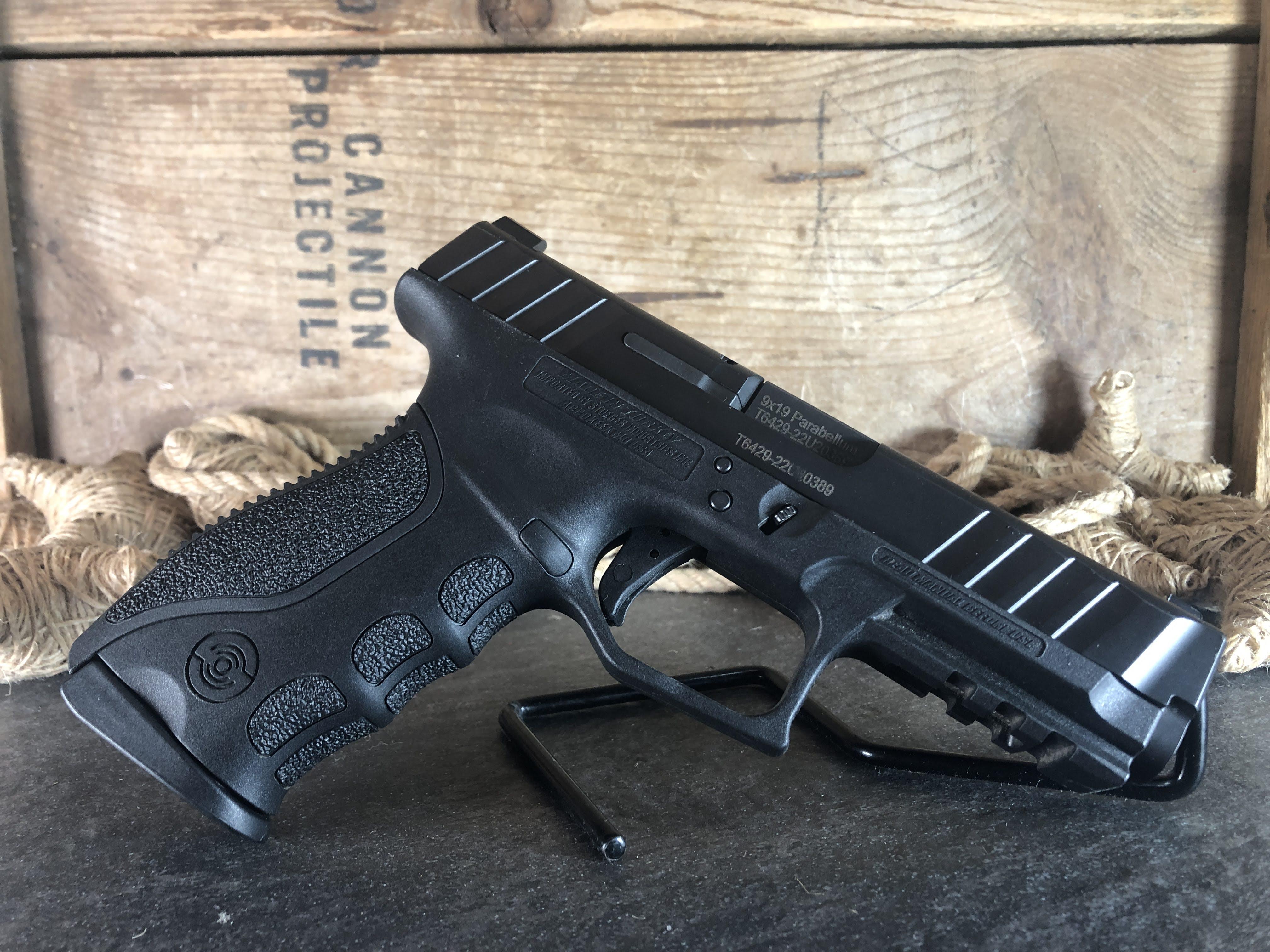 Pre-owned Stoeger STR-9 9mm No Box - harveysauctions.com
