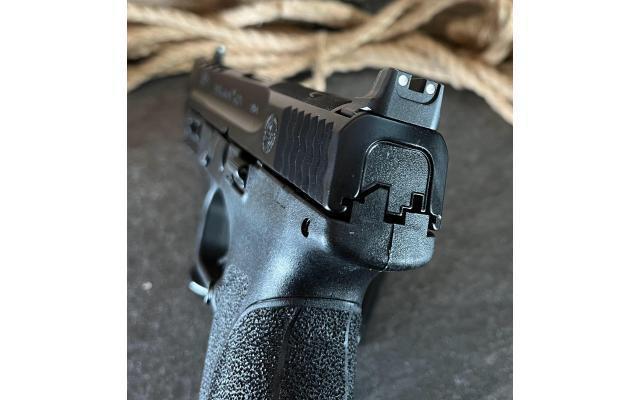 New Smith & Wesson M&P9 M2.0 Pro Core 9mm - harveysauctions.com