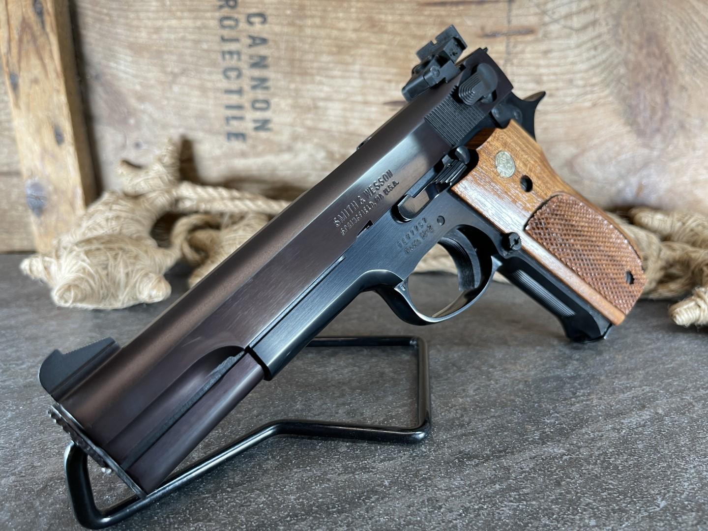 Smith & Wesson Model 52-2 5" .38 Special, in original box - Pre-Owned ...