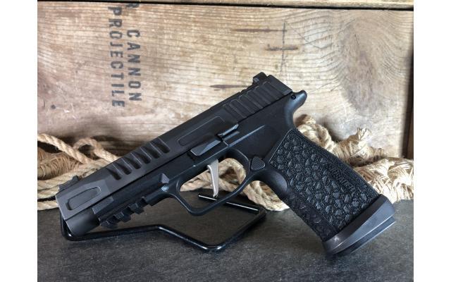 Pre-owned Sig Sauer P365XF Fuse 9mm In Hard Case - harveysauctions.com