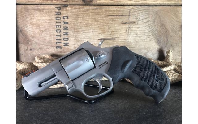 New Taurus Tracker .44mag - harveysauctions.com