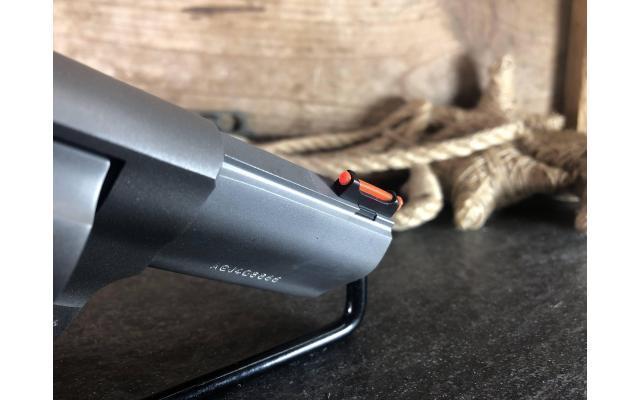 New Taurus Tracker .44mag - harveysauctions.com