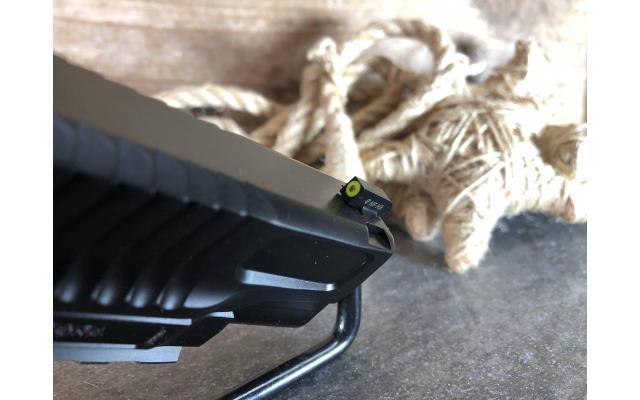 New Smith & Wesson M&P9 Metal Heavy Duty 9mm - harveysauctions.com