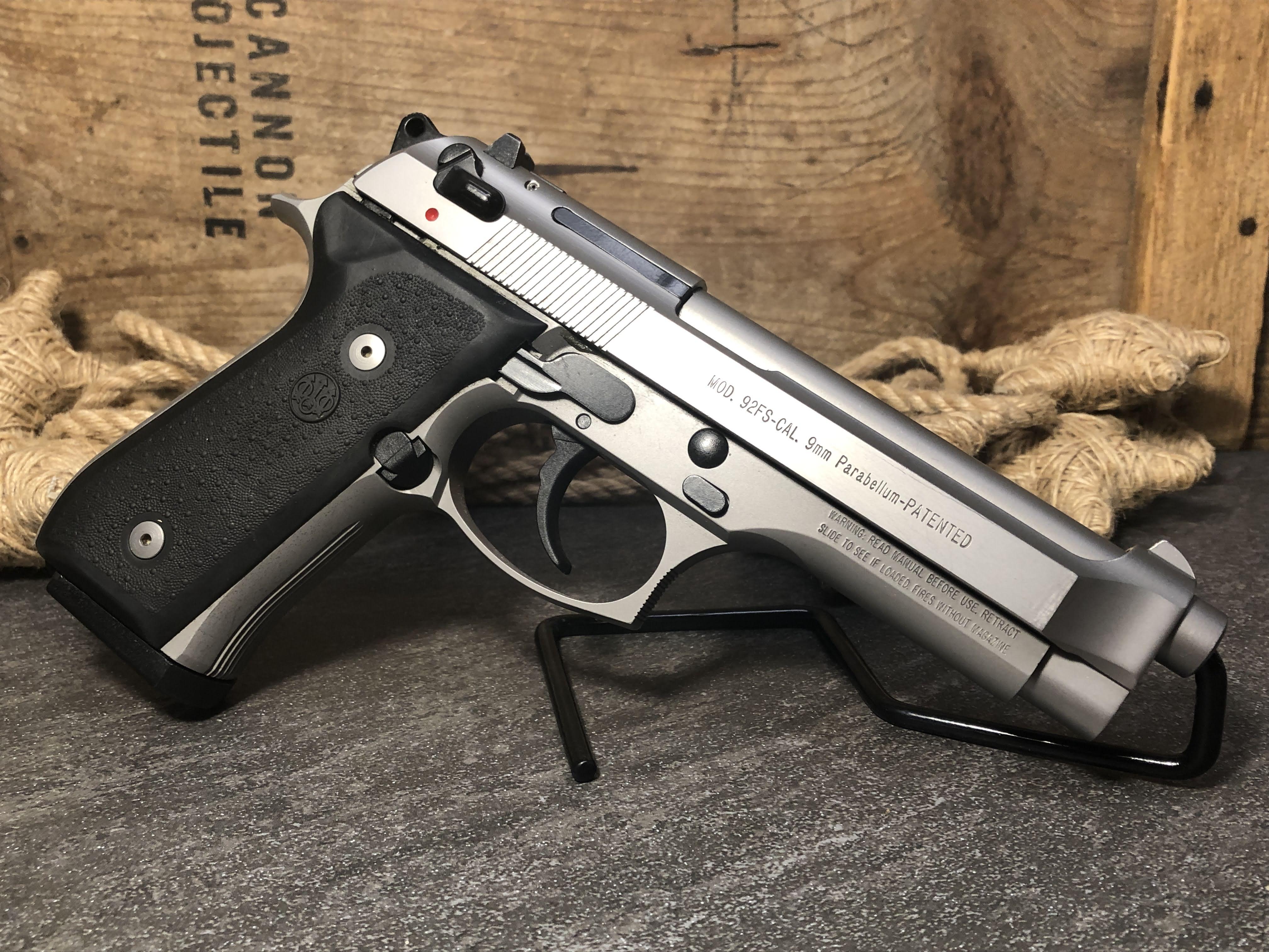 Pre-Owned Beretta 92FS 9mm - harveysauctions.com