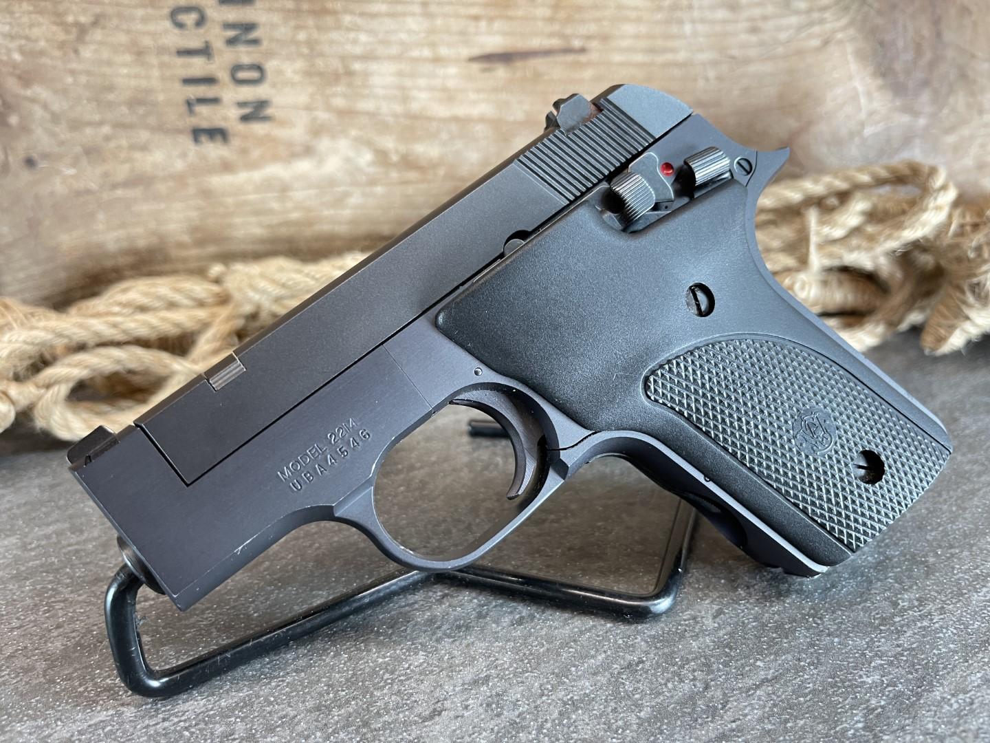 Smith & Wesson Model 2214 3" .22LR, in soft case - Pre-Owned ...